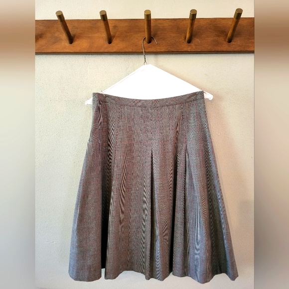Isaac Mizrahi | Skirts | Isaac Mizrahi Pleated Skirt Red And Black ...